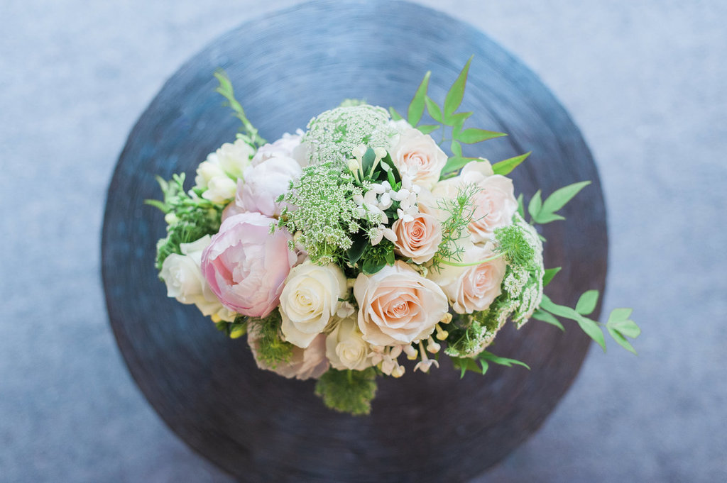 How to photograph a wedding bouquet - momentsphotography.com.au