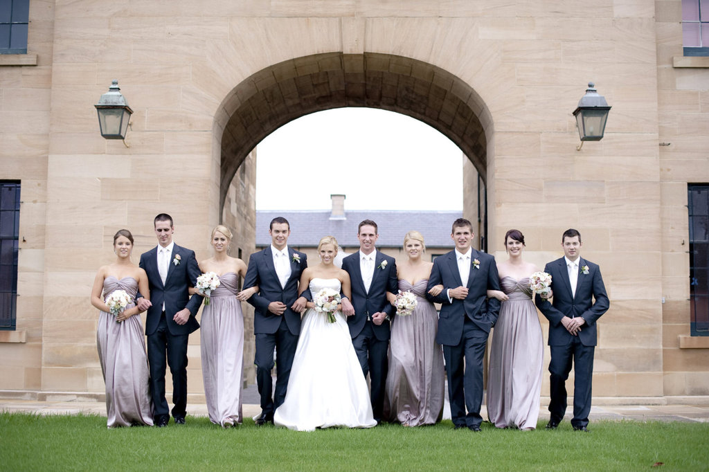 20 wedding poses for introverts to elevate your photography ...