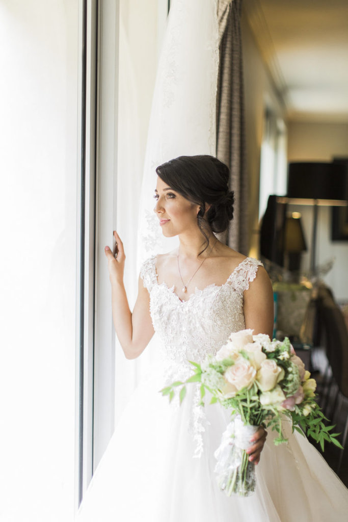 20 wedding poses for introverts to elevate your photography ...