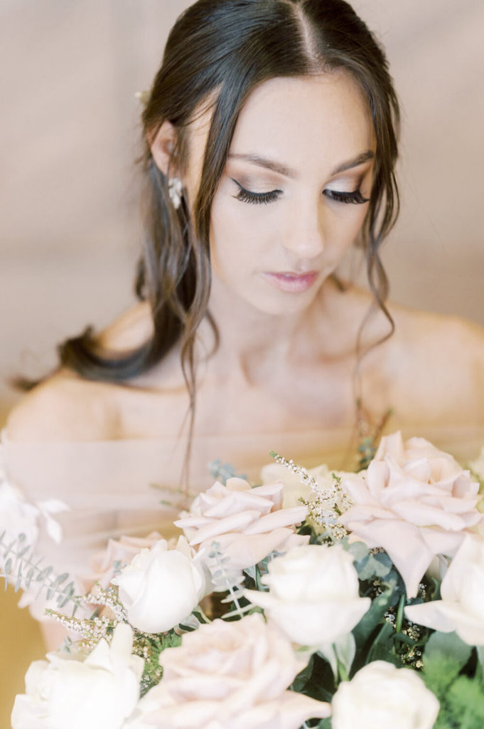 20 wedding poses for introverts to elevate your photography ...