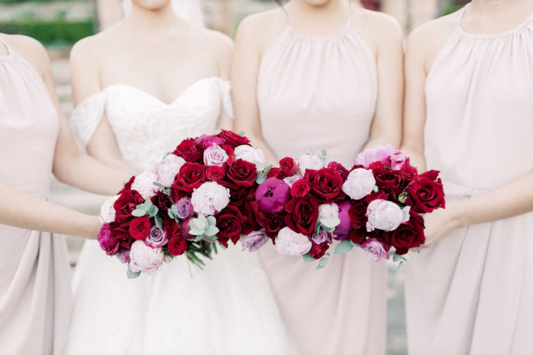How to photograph a wedding bouquet - momentsphotography.com.au