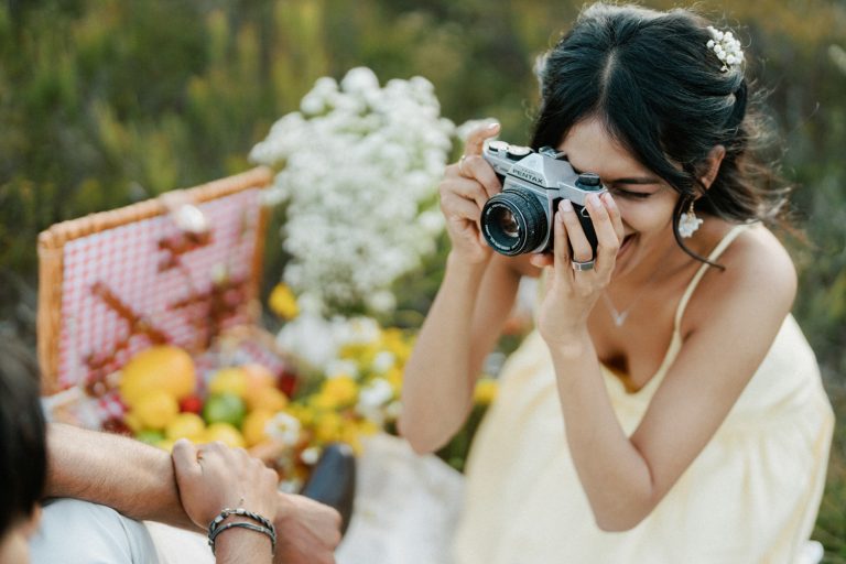 KRISHNI & DILSHAN | portaits (and 120 film) at Lincolns Rock, Wentworth ...